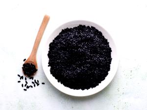Calories in 1/4 cup dry (45 g) Black Rice and Nutrition Facts